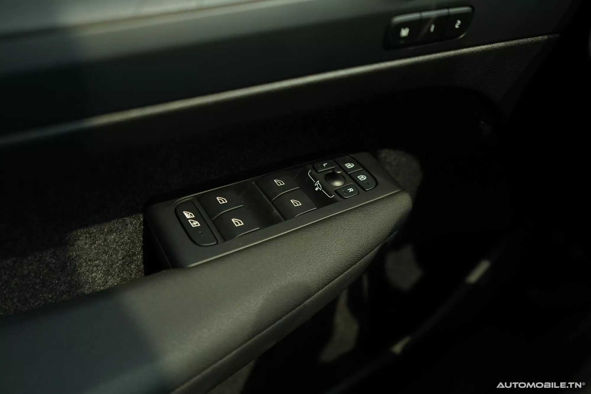 Prix Volvo EC40 Twin Motor Performance Ultra Black Edition neuve - 219 ...