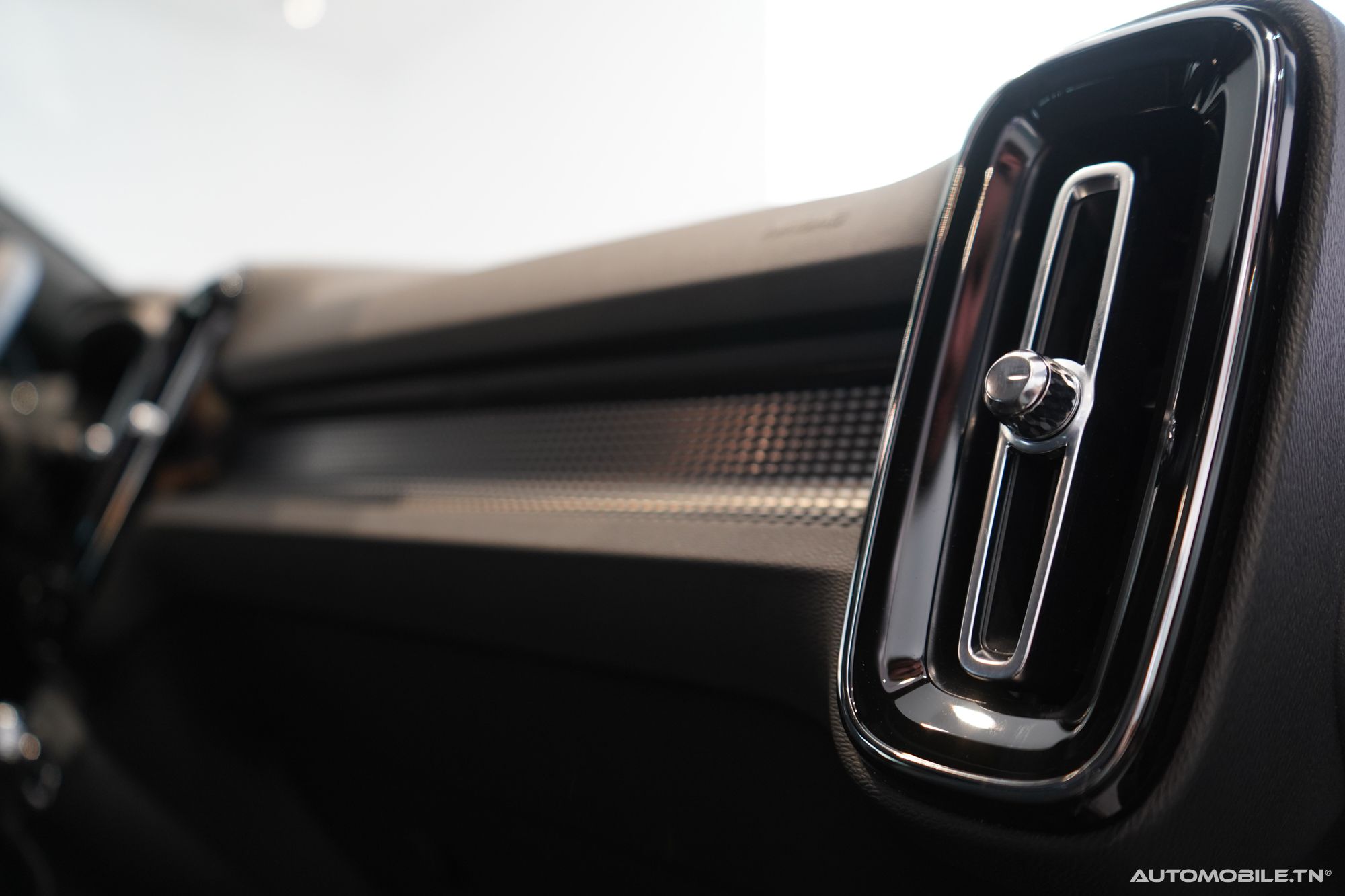 Prix Volvo EC40 Single Motor Ultra neuve - 189 900 DT