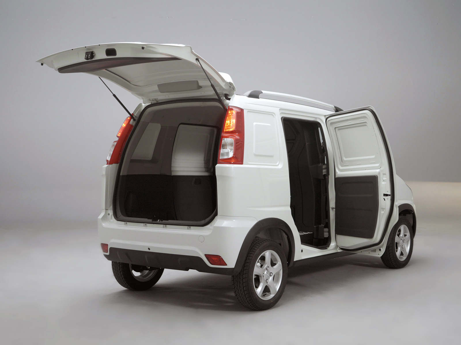 Hyacinth Automotive - Le premier concessionnaire 100% électrique et ...