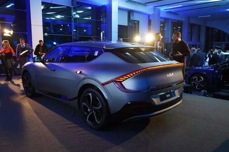 Prix KIA EV6 Dual Power 4WD GT-Line neuve - 239 980 DT