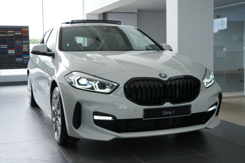 Wunderschne 2024 Bmw 1er Reihe 118i Edition Colorvision Bilder