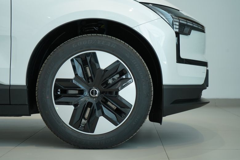 Prix Volvo EX30 Single Motor Core neuve - 124 900 DT