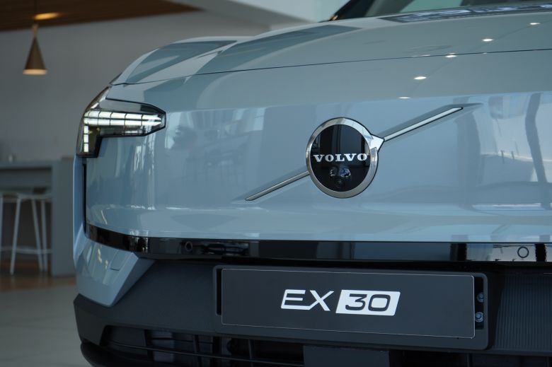 Prix Volvo EX30 Single Motor Extended Range Ultra neuve - 159 900 DT