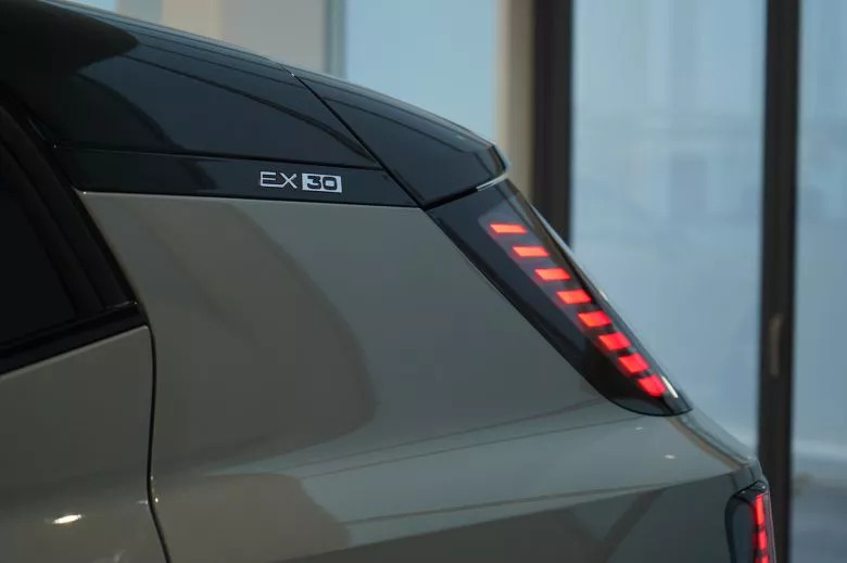 Prix Volvo EX30 Twin Motor Ultra neuve - 169 900 DT