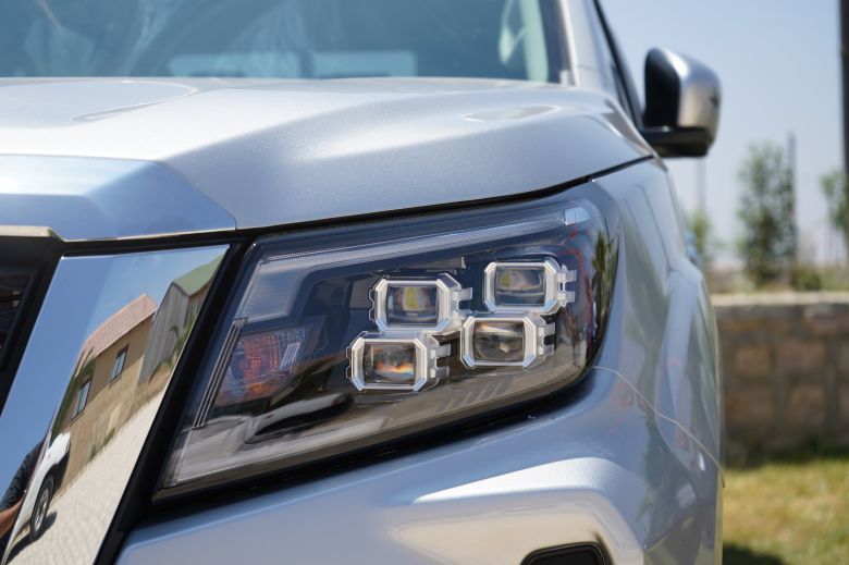 Prix Nissan Navara 2.5 dCi 4X4 Double Cabine BVA neuve - 159 000 DT