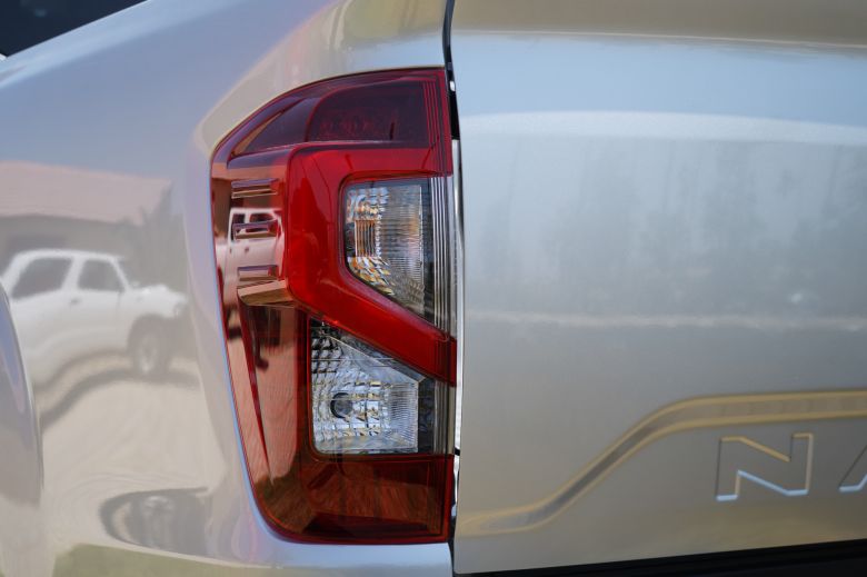 Prix Nissan Navara 2.5 dCi 4X4 Double Cabine BVA neuve - 159 000 DT